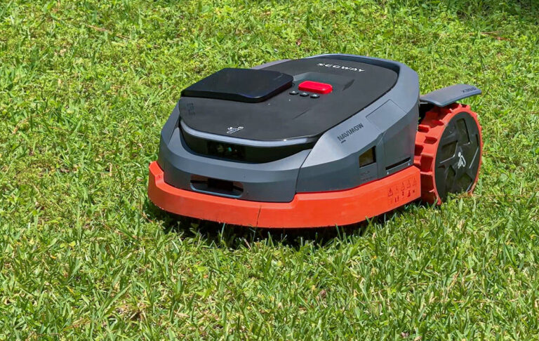 Navimow X3 Series - Segway Navimow Robotic Lawn Mowers | Navimower.com